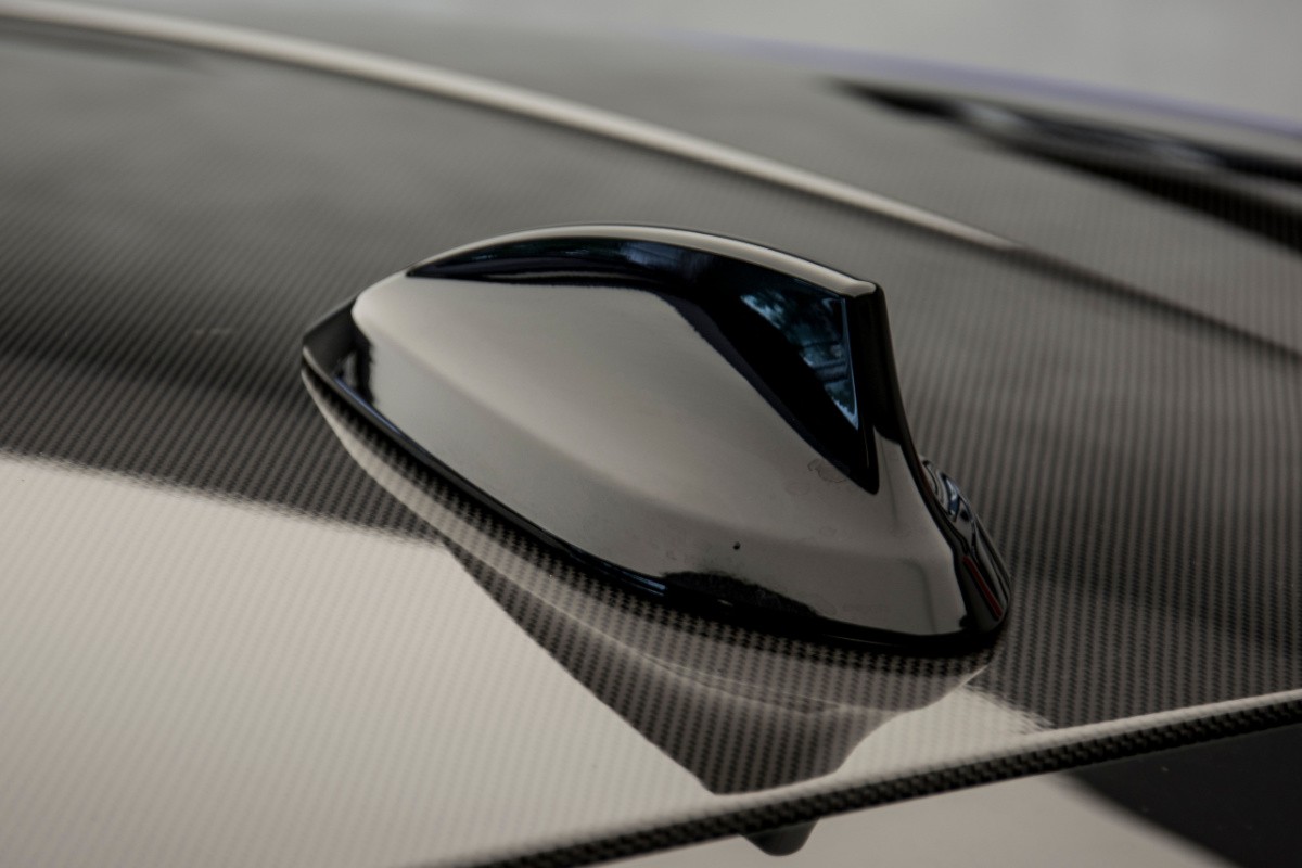 What is an automotive-optimised antenna design?